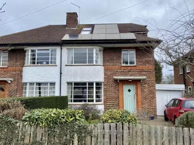 4 bedroom semi detached house for rent in Windsor Road, Cambri.