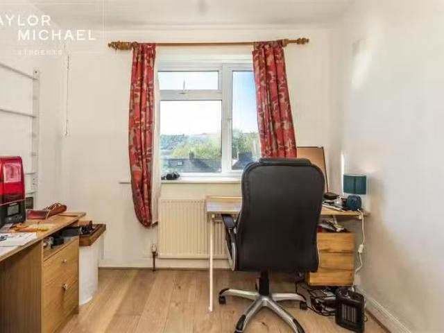 4 bedroom semi detached house for rent in Widdicombe Way, Brig.