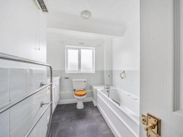 4 bedroom semi detached house for rent in Woodbury Lane, Tenterden, Kent, TN30