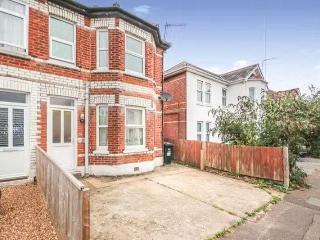 4 bedroom semi detached house for rent in Woodend Road, Winton.