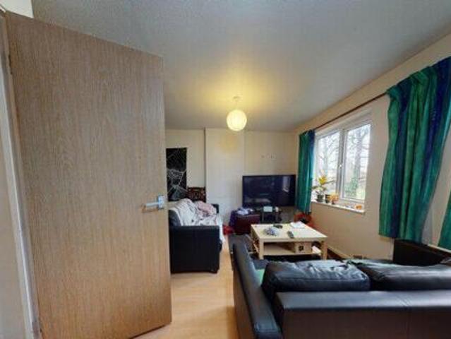 4 Bedroom Semi detached House For Rent In Woodhouse