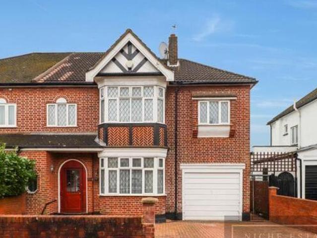 4 Bedroom Semi detached House For Rent In Woodside Park, London