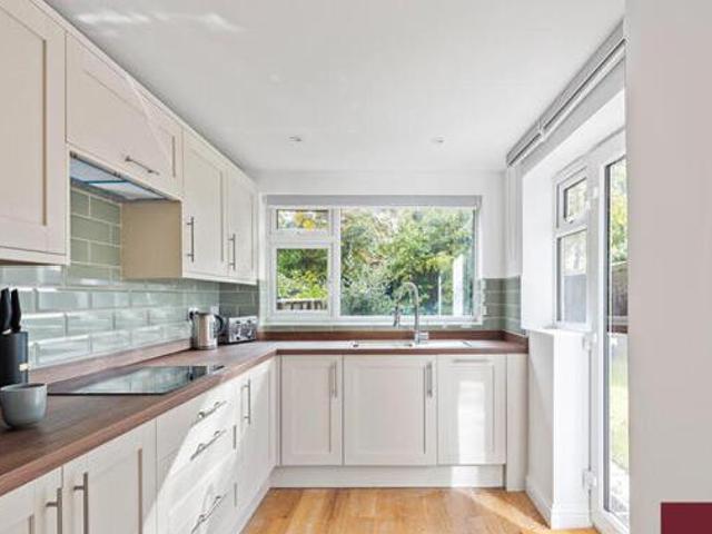 4 Bedroom Semi detached House For Rent In Woking