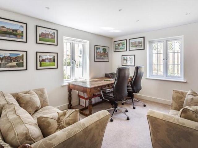 4 bedroom semi detached house for rent in Woking Road, Jacob's Well, Guildford, Surrey, GU4