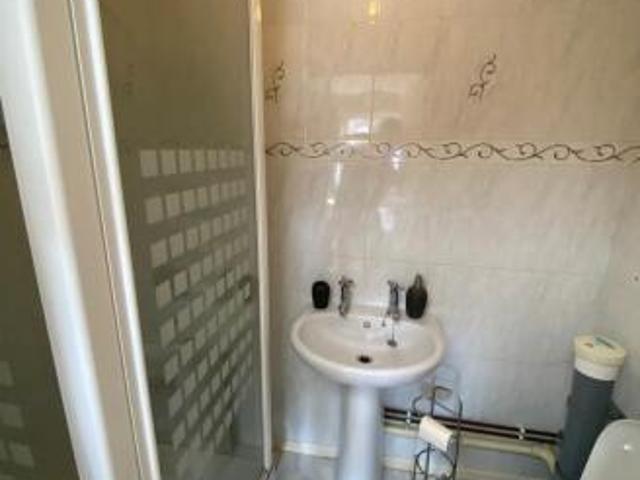 4 bedroom semi detached house for rent in Ambrose Close, Worcester WR2 6JX, WR2
