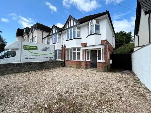4 bedroom semi detached house for rent in Annerley Road, Bourn.