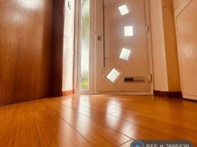 4 bedroom semi detached house for rent in Ashcroft Road, Luton, LU2
