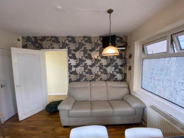 4 bedroom semi detached house for rent in Arley Moss Road, Manchester, M13