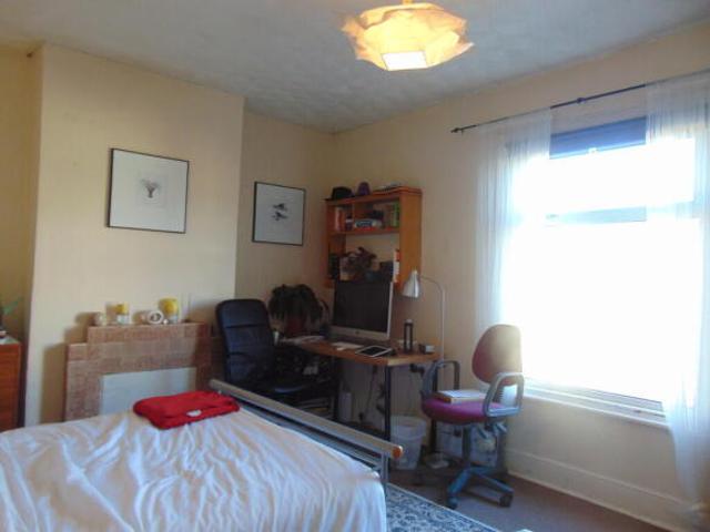 4 bedroom semi detached house for rent in Avenue Road, SO14