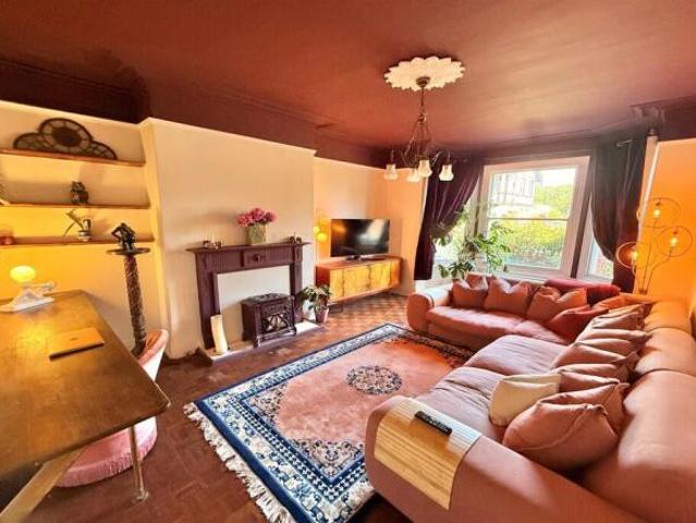 4 bedroom semi detached house for rent in Ayres Road, Manchester, M16