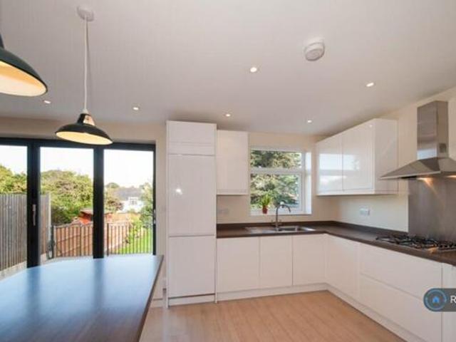 4 Bedroom Semi detached House For Rent In Barnet