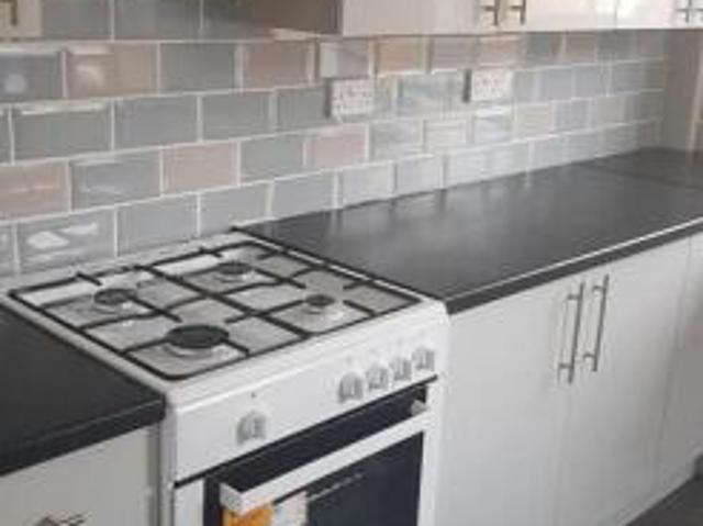 4 bedroom semi detached house for rent in Barnsley Road, Sheffield, S5