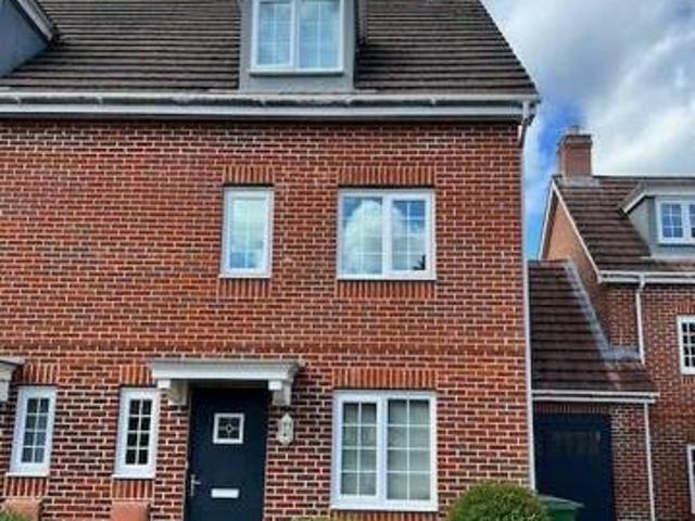 4 Bedroom Semi detached House For Rent In Basingstoke