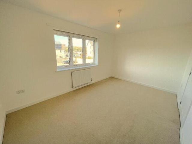 4 bedroom semi detached house for rent in Bennett Close, Cribbs Causeway, Bristol, BS10