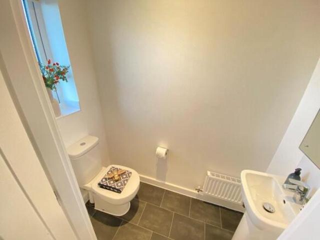 4 bedroom semi detached house for rent in Bennett Close, Cribbs Causeway, Bristol, BS10