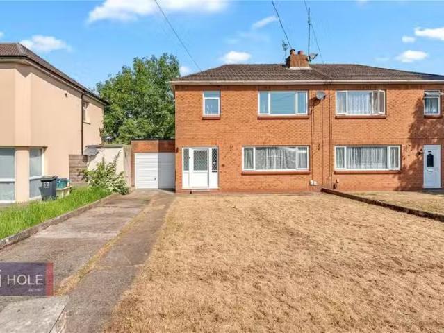 4 bedroom semi detached house for rent in Begbrook Drive, Bris.