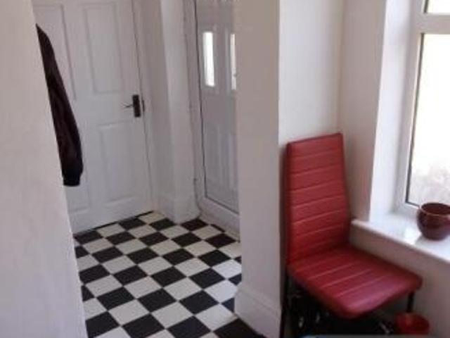 4 bedroom semi detached house for rent in Bessemer Road East, Swindon, SN2