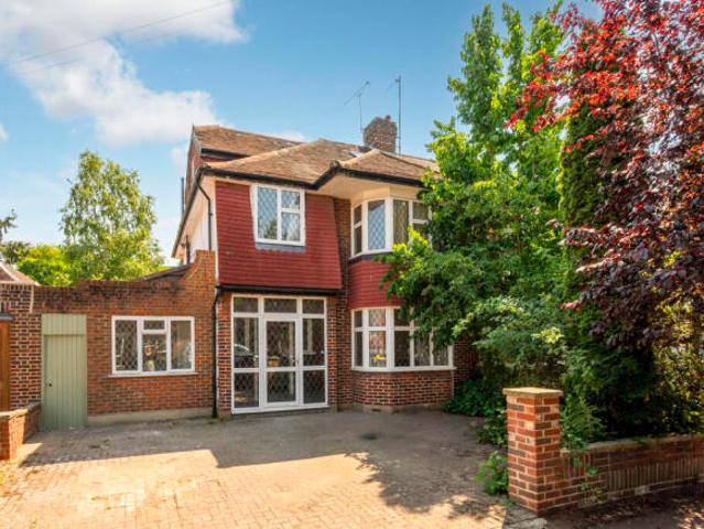 4 bedroom semi detached house for rent in Beverley Avenue, Copse Hill, London, SW20