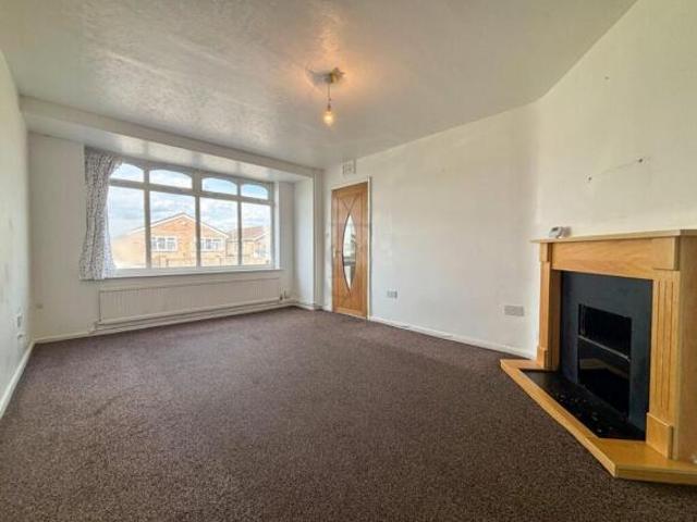 4 bedroom semi detached house for rent in Birsmore Avenue, Leicester, LE4