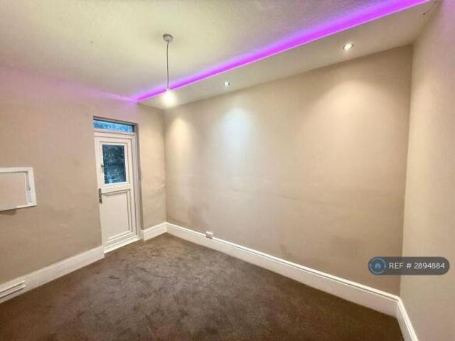 4 bedroom semi detached house for rent in Boult St, Reading, RG1