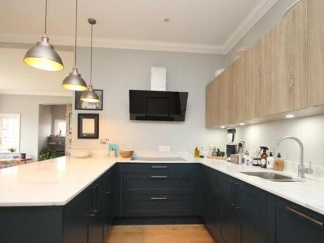 4 Bedroom Semi detached House For Rent In Bournemouth, Dorset
