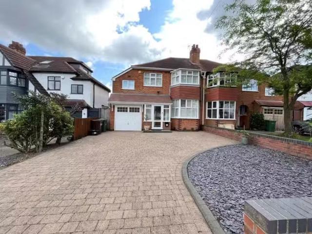 4 bedroom semi detached house for rent in Bourton Road, Solihu.