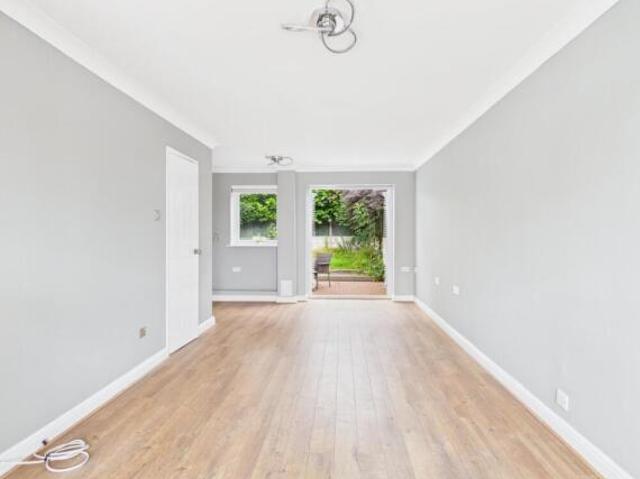 4 bedroom semi detached house for rent in Blaythorn Avenue, Solihull, West Midlands, B92