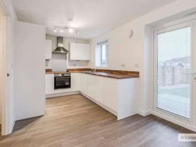 4 bedroom semi detached house for rent in Bluebell Way, Shepsh.