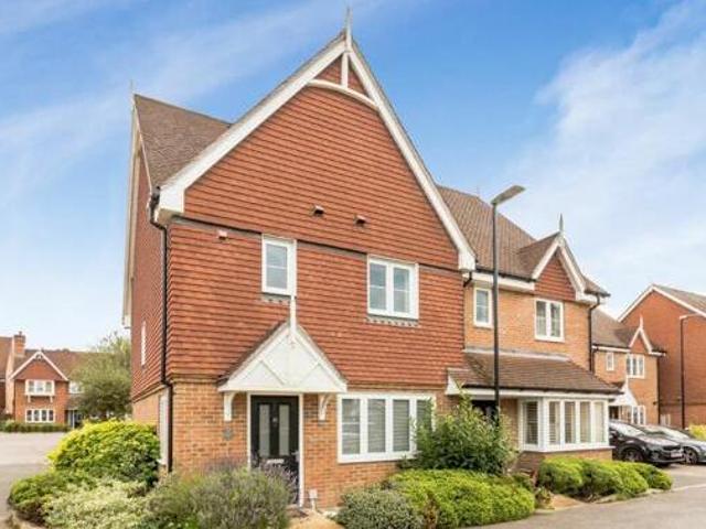 4 Bedroom Semi detached House For Rent In Broadbridge Heath