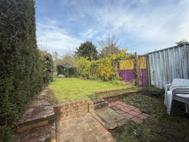 4 bedroom semi detached house for rent in Broadlands Road, SO17