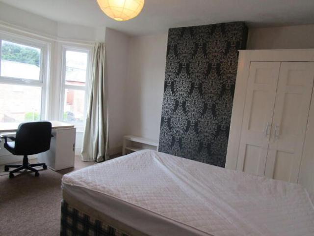 4 bedroom semi detached house for rent in Broadlands Road, Southampton, SO17