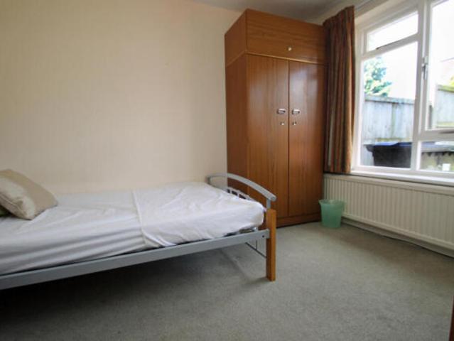 4 bedroom semi detached house for rent in Bramshaw Road, Canterbury, CT2 7HR, CT2