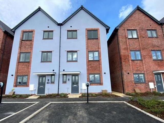 4 Bedroom Semi detached House For Rent In Bristol, Gloucestershire