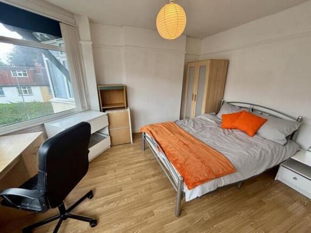 4 bedroom semi detached house for rent in Buckingham Avenue, Hyde Park, Leeds, LS6