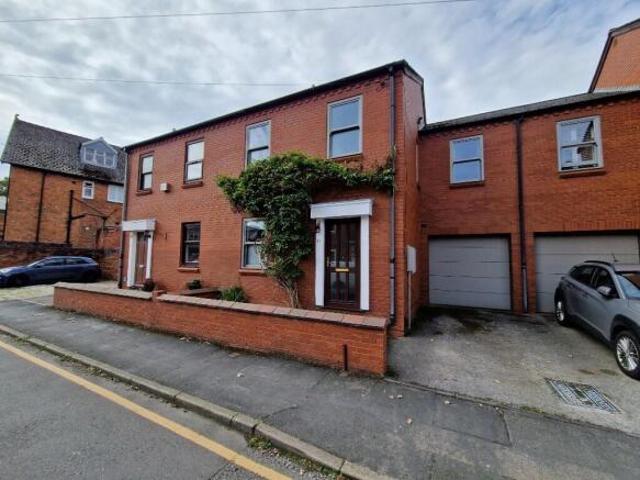 4 bedroom semi detached house for rent in Bull Street, Birmingham, B17