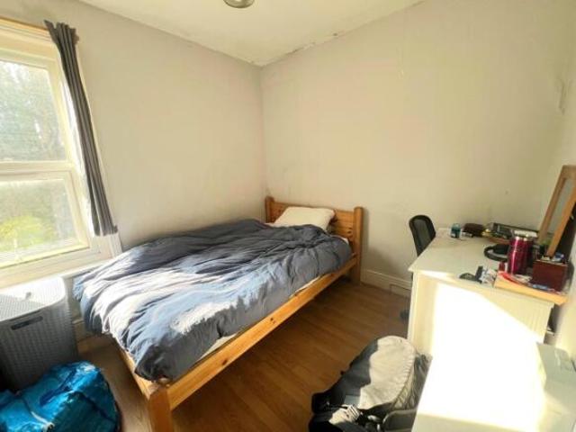 4 bedroom semi detached house for rent in Burlington Road, Southampton, SO15