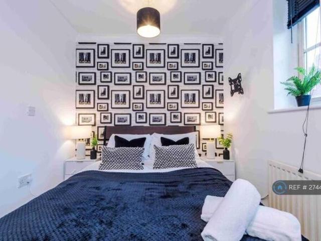 4 bedroom semi detached house for rent in Butts Green, Westbrook, Warrington, WA5