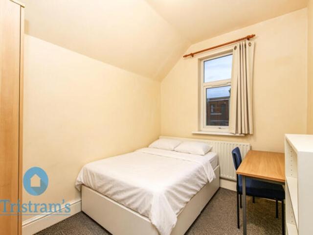 4 bedroom semi detached house for rent in Bute Avenue, Lenton, NG7