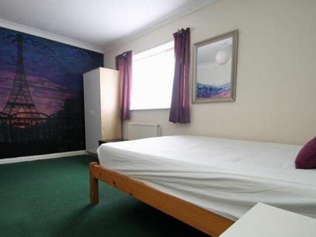 4 Bedroom Semi detached House For Rent In Canterbury