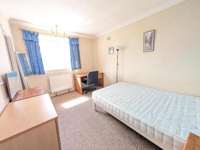 4 bedroom semi detached house for rent in Calthorpe Road, NORWICH, NR5