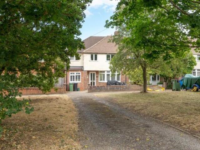 4 bedroom semi detached house for rent in Chestnut Road, Oxford, Oxfordshire, OX2