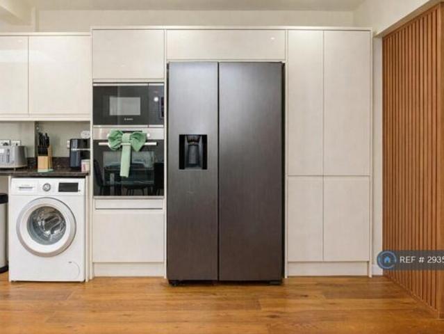 4 bedroom semi detached house for rent in Church Road, Bexleyheath, DA7