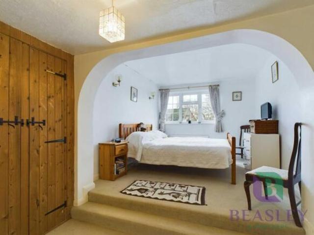 4 bedroom semi detached house for rent in Church Road, Bow Brickhill, MK17