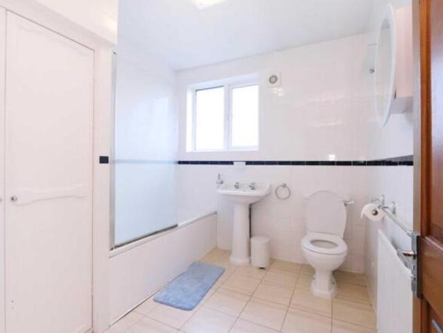 4 bedroom semi detached house for rent in Churston Drive, Morden, SM4