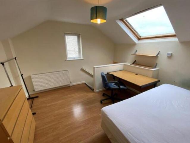 4 bedroom semi detached house for rent in City Road, Beeston, NG9 2LQ, NG9