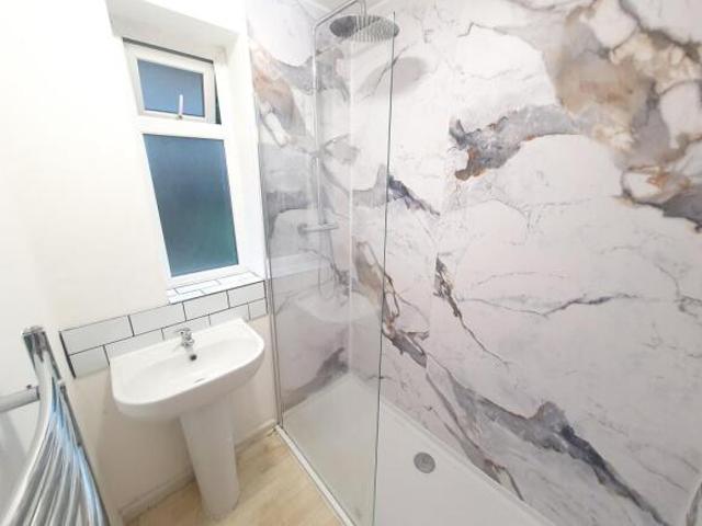 4 bedroom semi detached house for rent in Coniston Close, NORWICH, NR5