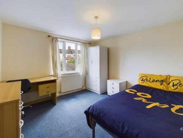 4 bedroom semi detached house for rent in Coombe Road, Brighton, BN2