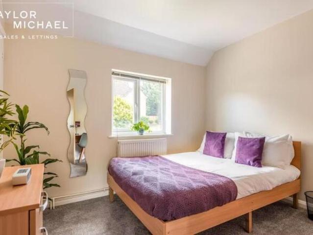 4 bedroom semi detached house for rent in Colbourne Avenue, Brighton, BN2