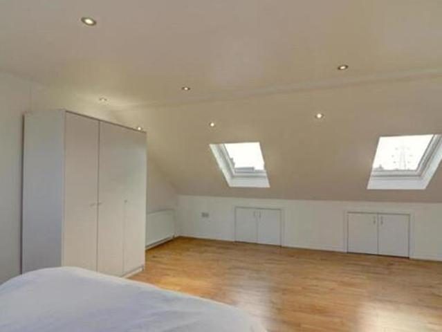 4 Bedroom Semi detached House For Rent In Colliers Wood, London