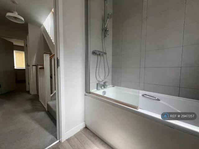 4 bedroom semi detached house for rent in Colston Street, Soundwell, Bristol, BS16